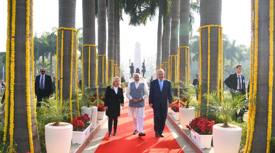 In pics | Israeli PM Benjamin Netanyahu visits Teen Murti Memorial ...