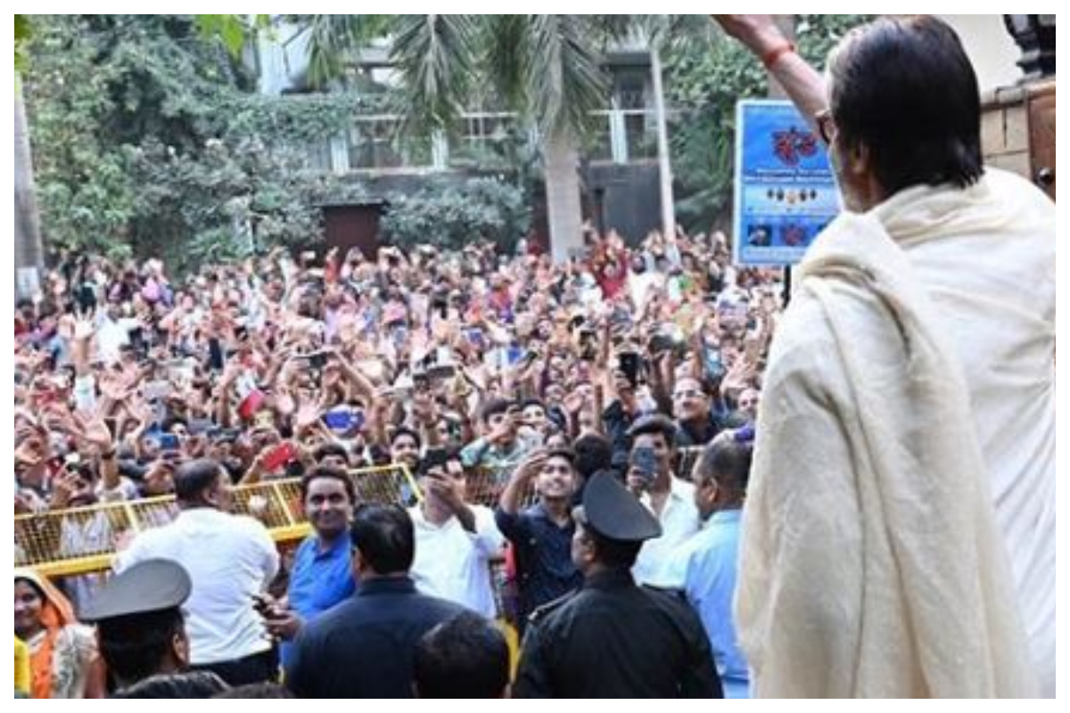 Amitabh Bachchan misses crowds outside his house amid lockdown - The ...