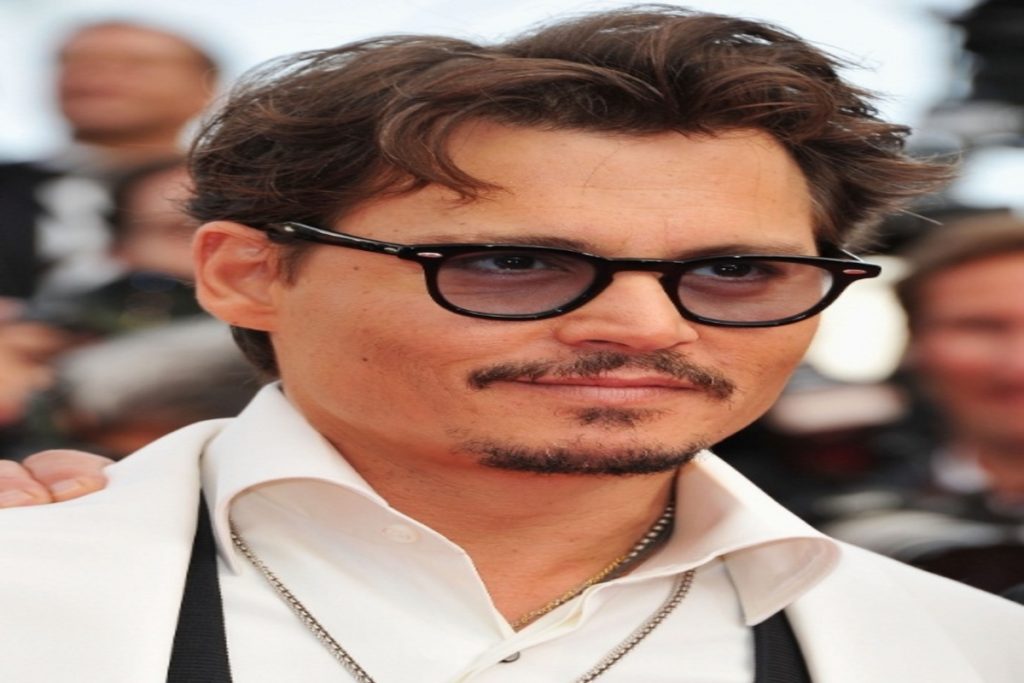 Amber Heard vs Johnny Depp: Bollywood to Hollywood famous people unite ...