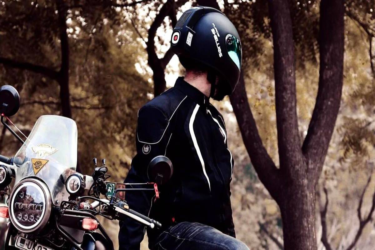 Delhi startup develops anti-pollution helmet for bikers - The Statesman