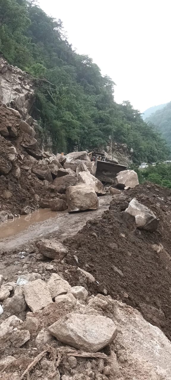 Don't plan a trip to Kullu-Manali, huge road blockage again stops ...