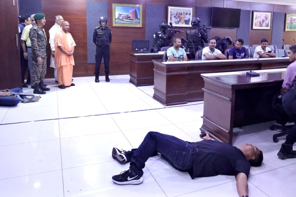 Yogi witnesses UP Police-NSG joint counter-terror drill - The Statesman
