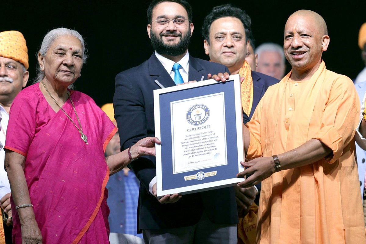 New world record created by lighting 22.23 lakh lamps in Ayodhya ...