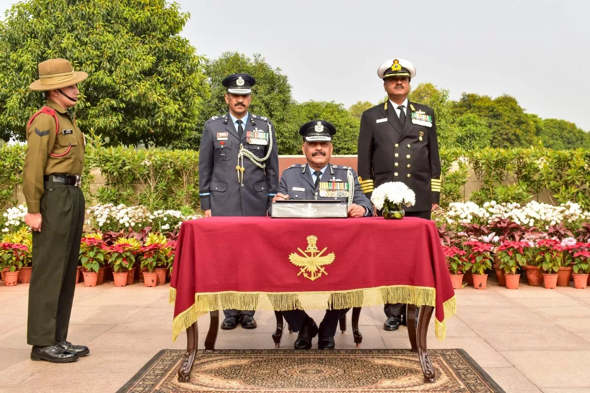 Air Marshal Jeetendra Mishra takes command of IAF's Western Air Command ...