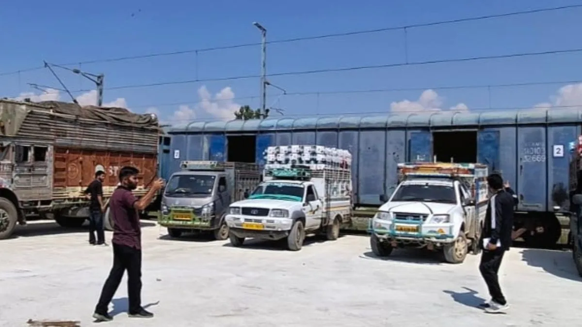 Kashmir-Delhi apple train fully booked ahead of second consignment ...