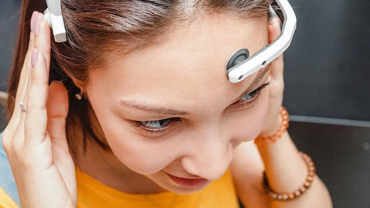 The Neurotechnology Shift: how next-generation wearables interface with ...